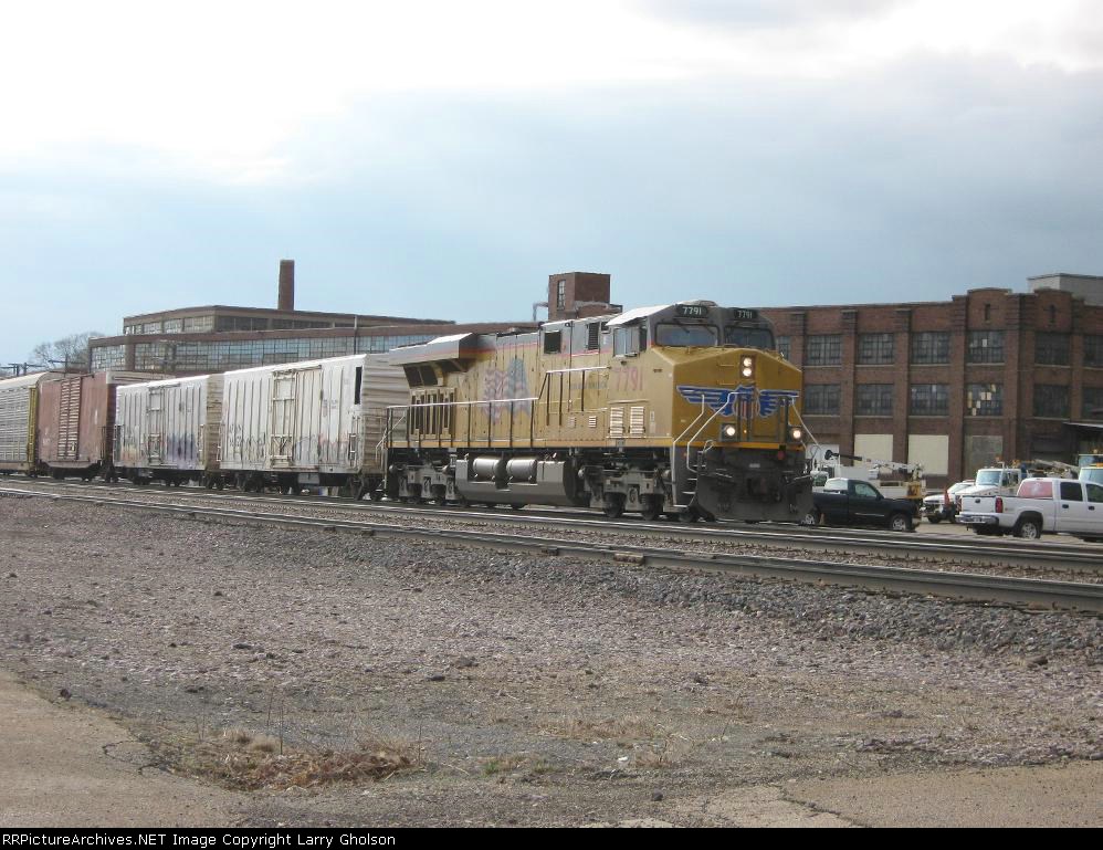 UP 7791 (UP SD70ACe 8420 as rear DPU)
